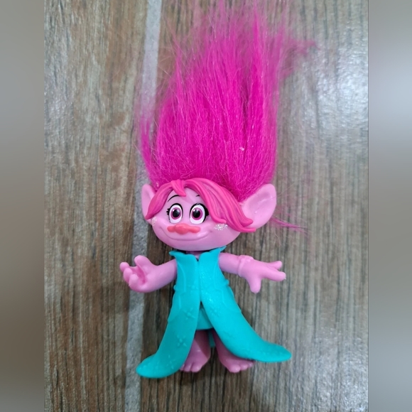 Dreamworks | Toys | Dreamworks Poppy Pink Troll Trolls Movie Small ...